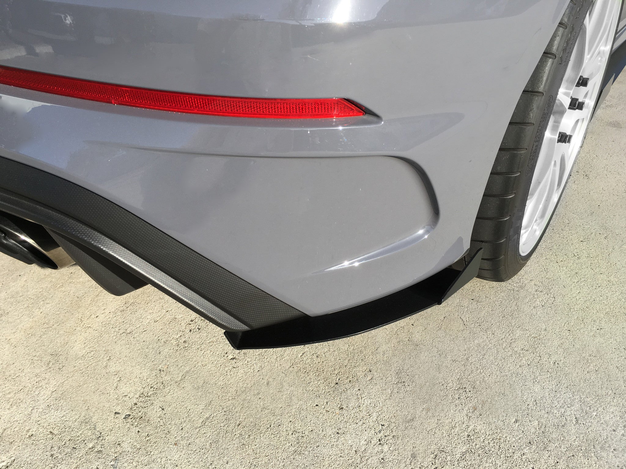2016-2018 Ford Focus RS Rear Splitter [FO-P3T-RSP-01] – Rally Innovations